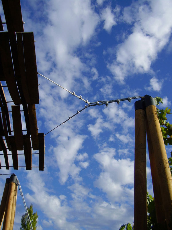 Estación de descanso en los viñedos. Talca, Chile. 2007. - GrupoTalca
